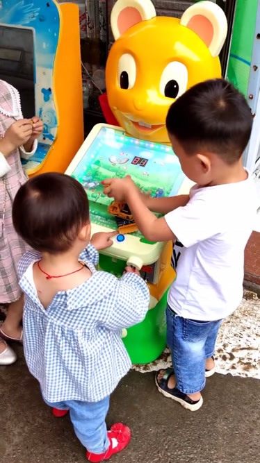 立品动漫科技 新款弹珠机游戏机