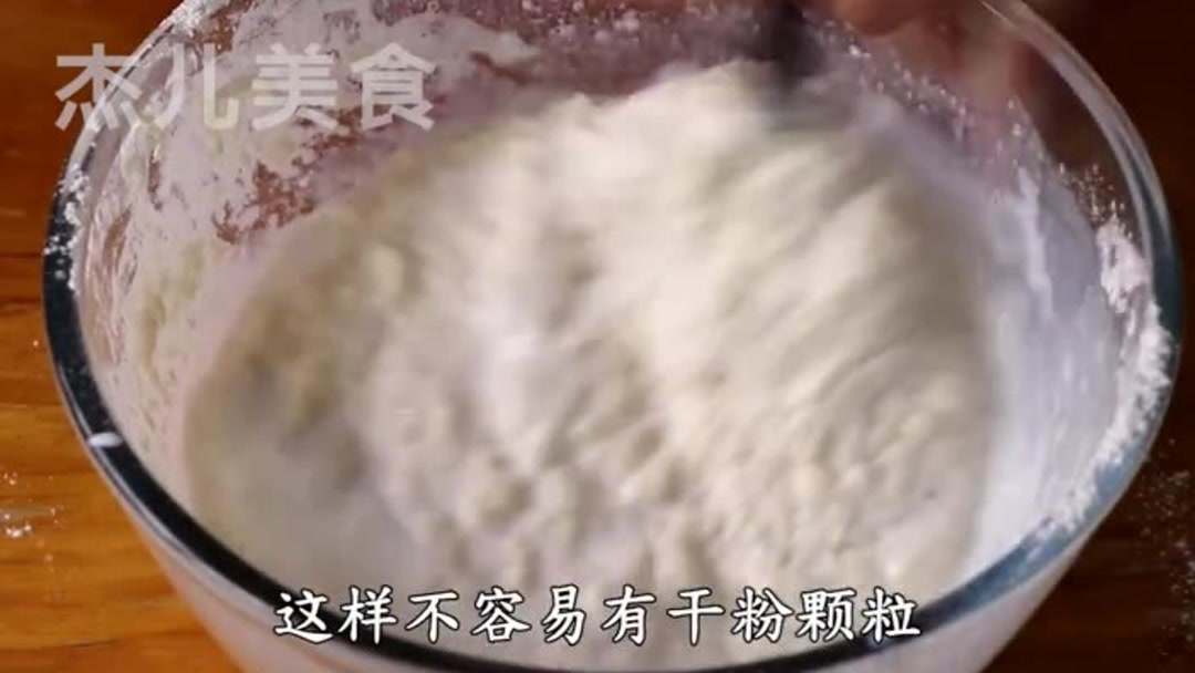 糕点最基础的做法,不用烤箱,不用打蛋器,蓬松柔软,奶香浓郁,简单到一...