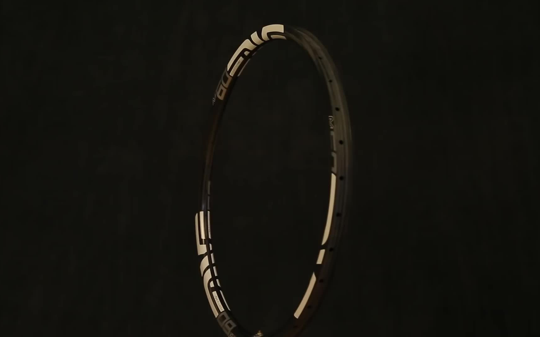 美国顶级 单车Enve M60 Forty HV 碳纤维 轮圈 评测