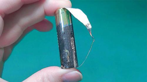 千万不要用锂电池做此物理实验!若锡纸不被烧断有什么严重恶果?