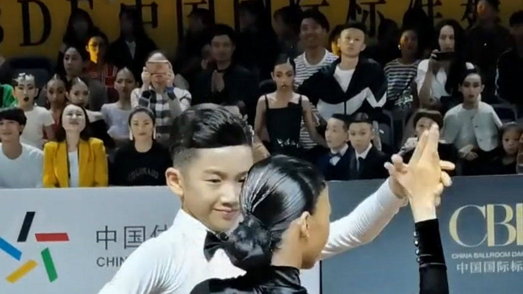 王崇墨李茉晗拉丁舞完整版,配上专属BGM,气质一下就出来了