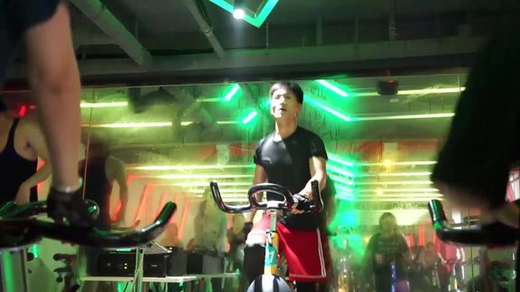 动感单车爬坡训练核心#健身#