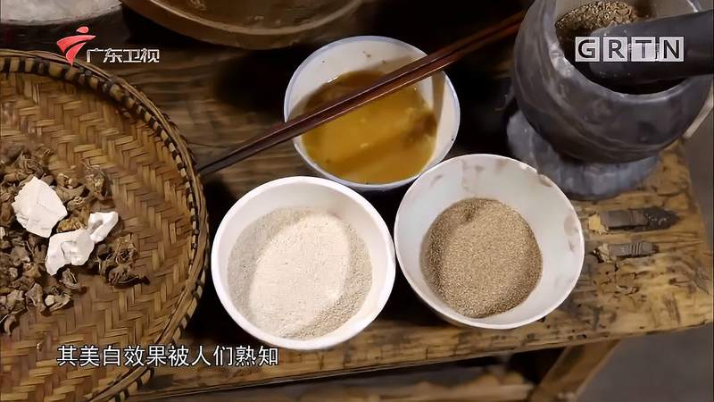 白芨是美容良药,捣碎后与白茯苓粉、蜂蜜混在一起就是上好的面膜