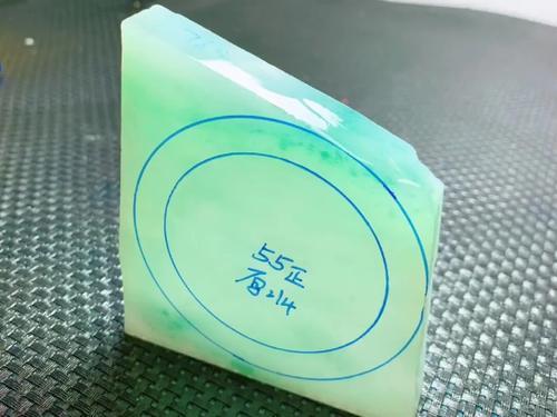 花5000买的,冰飘花手镯翡翠原石