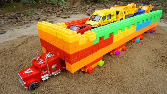 创意百变积木奇趣拼装彩虹挂车