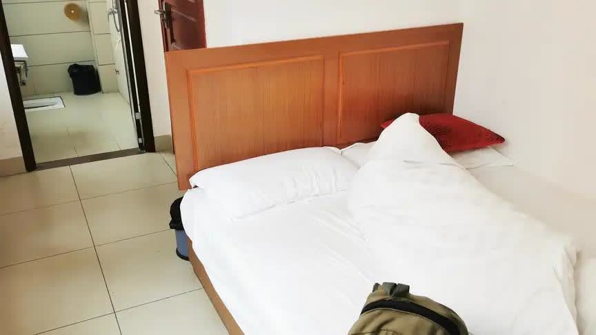 在北海的住宿,大床房wifi好,房间暖和,洗澡水不热,被子不干净