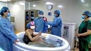 在国外风靡的“水下分娩”,为什么在中国却遇冷?孕妇说出了真相