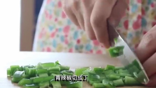 2分钟教你在家自制披萨,香浓拉丝,比必胜客还好吃,做法超简单