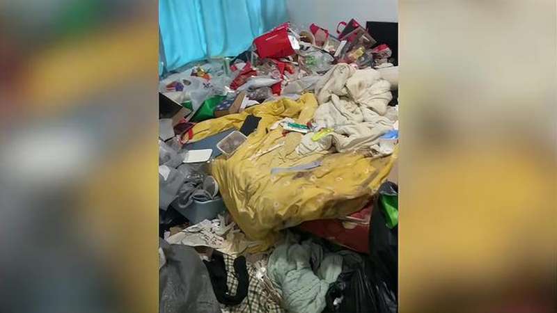 男子吐槽合租女室友失联留满屋垃圾生虫发臭:欠了水电费,我还要承担...