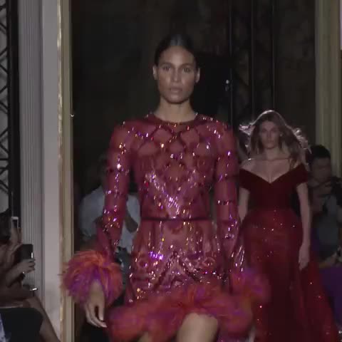 ZUHAIR MURAD 巴黎时装周19-20高定秀 模特的筷子腿抢尽风头