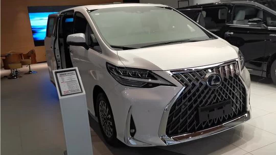 雷克萨斯lm300白色高配4座,全隔断商务车,太豪华座椅。