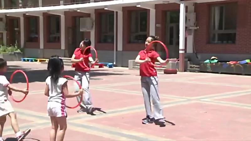 幼儿园大班:幼儿器械操