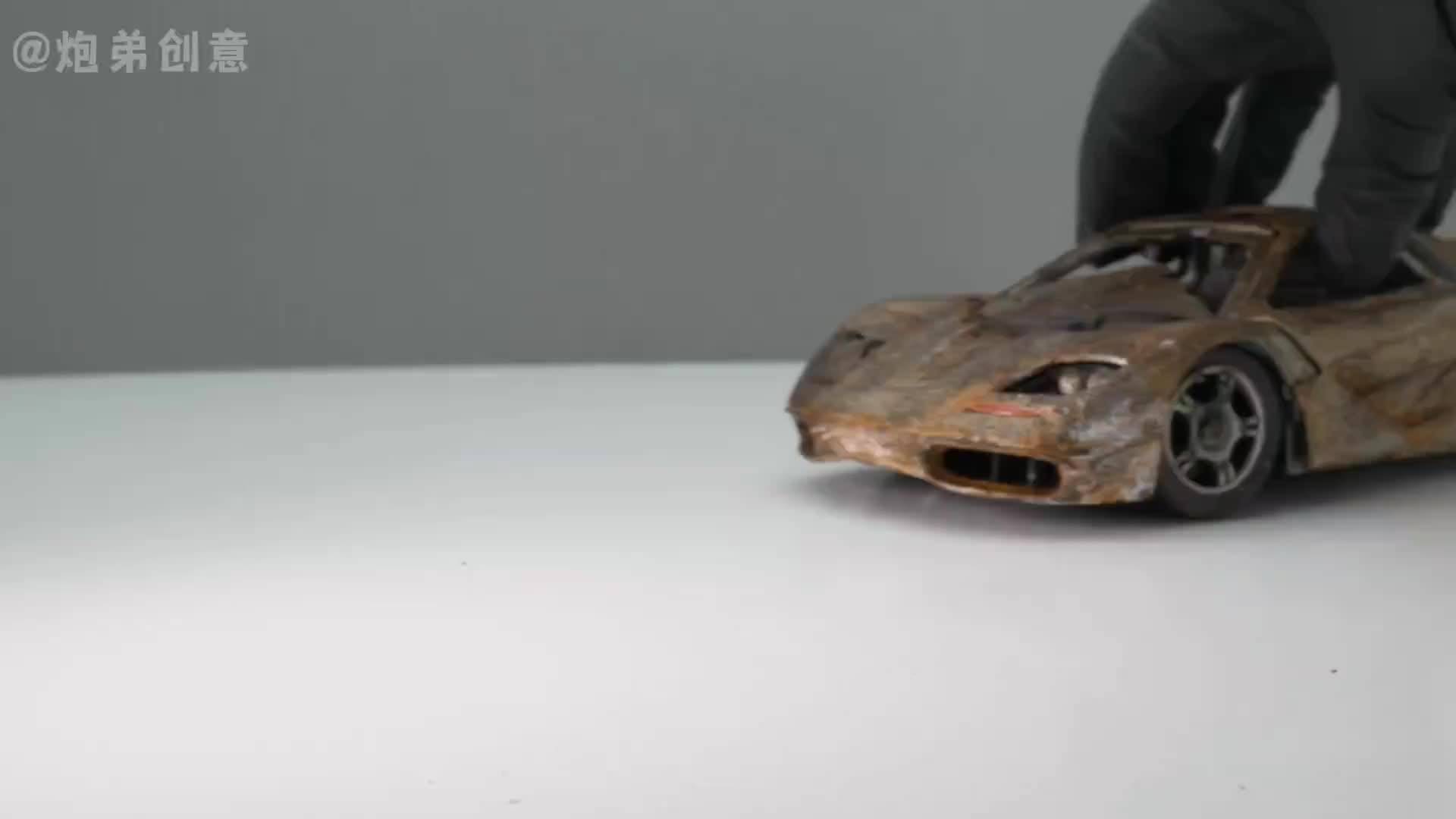 翻新修复几十年前的老古董玩具车模型