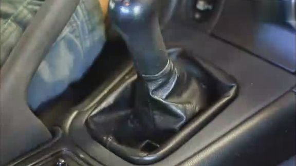 汽车手动档不灵这样跟换,学会不用去4S店保养