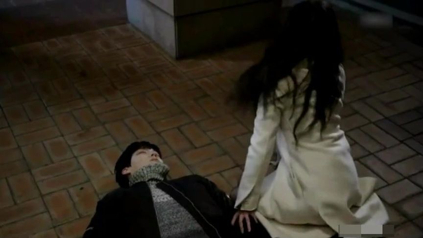 女医生将男主带回医院,发现他竟没有心跳,殊不知对方不是人类!