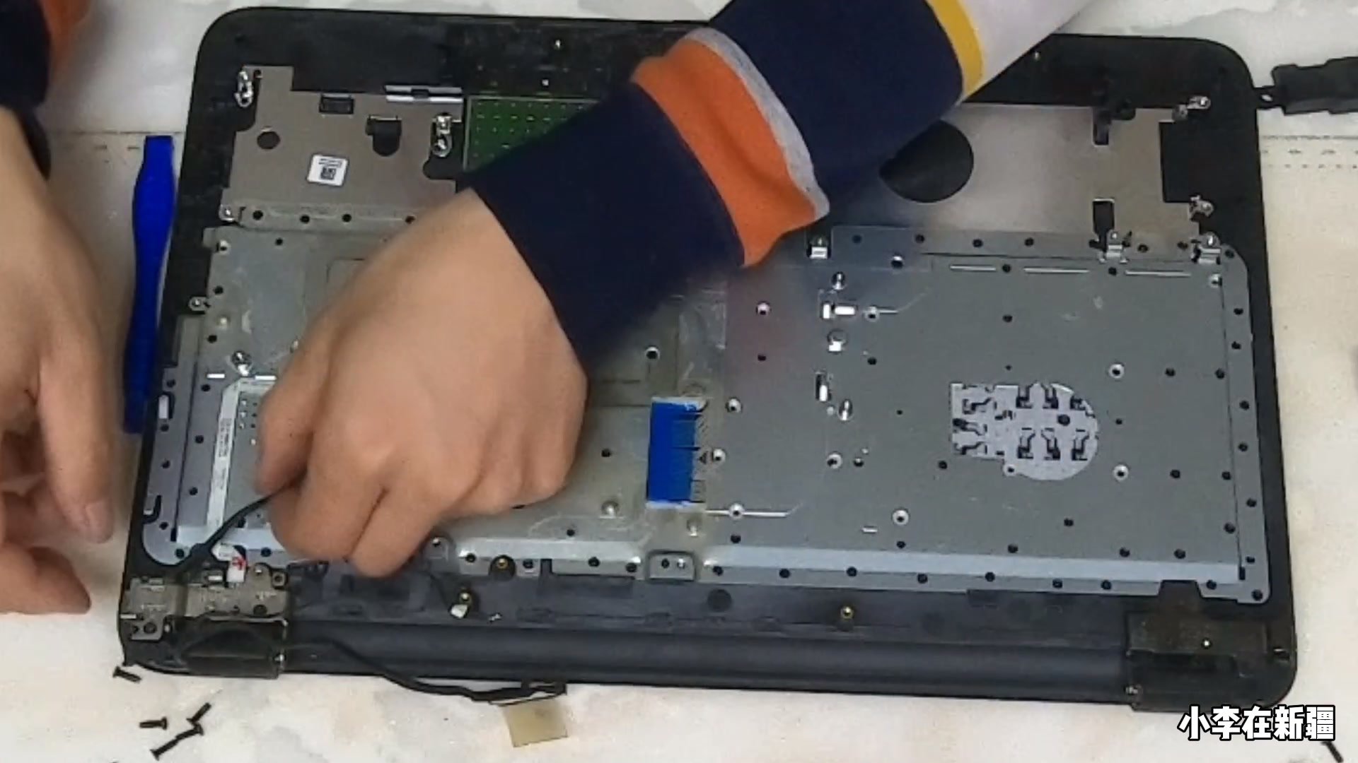 本来打算清理下键盘的灰居然坏了自己在家更换笔记本电脑的键盘