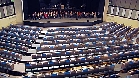 看看瑞士的动态座位安排系统, 在这个地方开会, 领导一定很开心