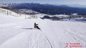 边滑雪边手持稳定器云鹤2拍摄?这只有滑雪选手能做到!