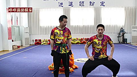 舞狮技巧教学,踩腿站立,发扬中国舞狮文化之光