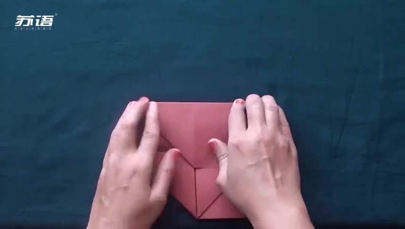 用纸板折一个很实用的垃圾收纳盒,有了它,饭桌立马变干净