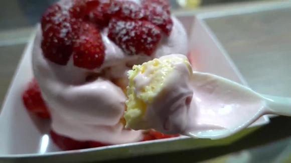 草莓舒芙蕾一个卖29块钱,老板一天能出600单,生意极好了