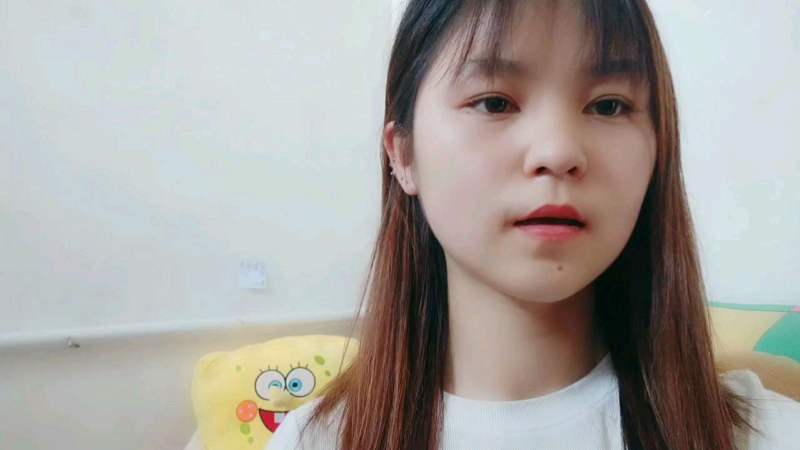 帮妈妈做家务,让她放松一下,看她在干嘛?