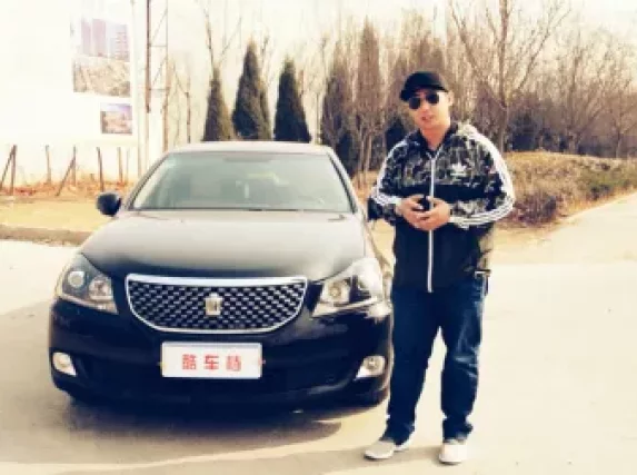 守住皇冠的尊贵-酷车档试驾十三代皇冠