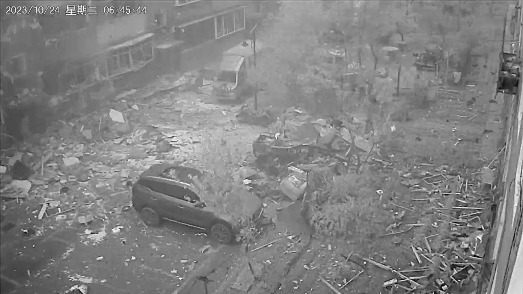 吉林通化梅河口燃气爆炸,两栋楼玻璃全部炸碎!