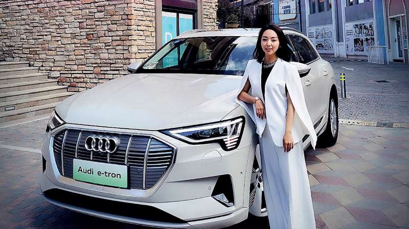 在传承中重塑 试驾奥迪首款豪华C级纯电SUV奥迪e-tron