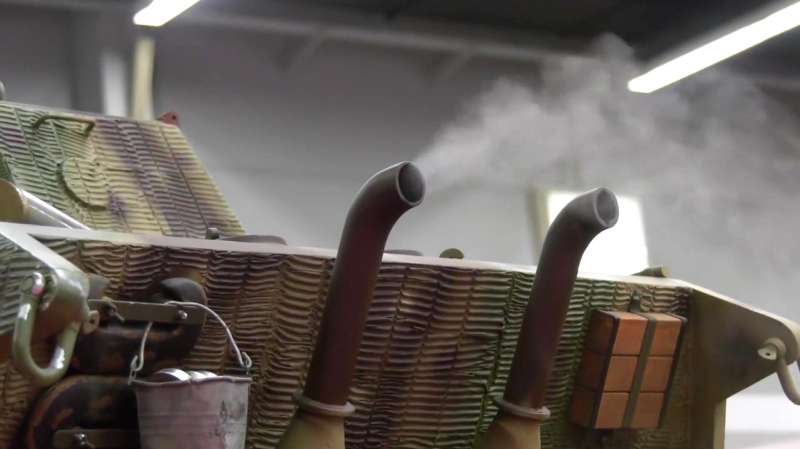 仿真度超高的坦克模型,还是烧油的!