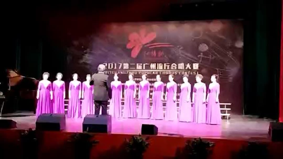 ...梦神女子合唱团参加《广州流行合唱大赛》,演唱《让我们荡起双桨》