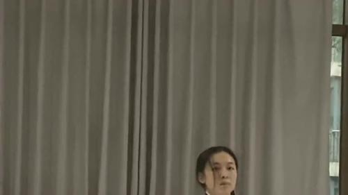 中国舞蹈中添加武术动作,一招一式霸气十足,气质这块拿捏得相当到位!