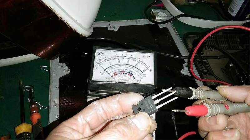 电磁炉上面的功率管教大家怎么测量好坏