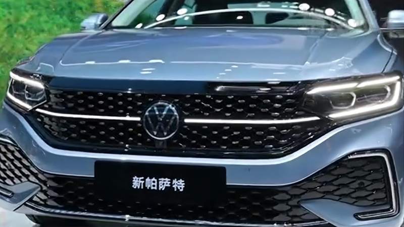 2022款全新帕萨特来了 星空前脸颜值不输奔驰宝马