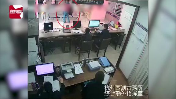 近日,杭州一江姓男子报案称电动车被盗。民警细问时,他却借故离开。...