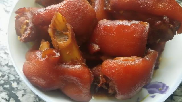 教你一个猪脚的新做法,鲜香美味,营养美味下饭