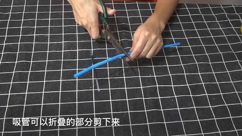 吸管不仅可以用来喝水,这个巧妙用法,同学见了都夸你