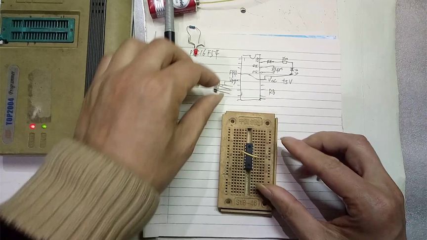 做一个单片机最小系统,使用出货量最大的PIC单片机