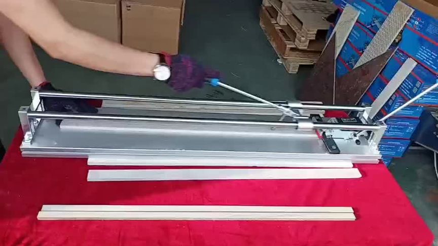 诺贝尔手动瓷砖切割机,切瓷砖就跟切土豆条那么简单,想怎么切就怎么...