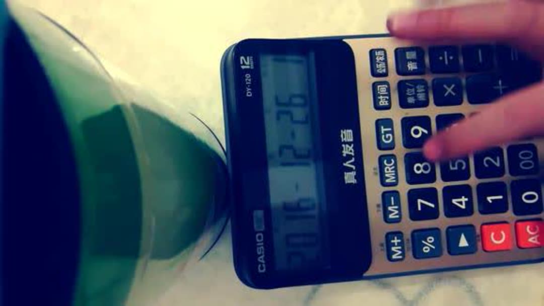 美女用计算器弹奏歌曲《千千阙歌》,简直好听到无敌了