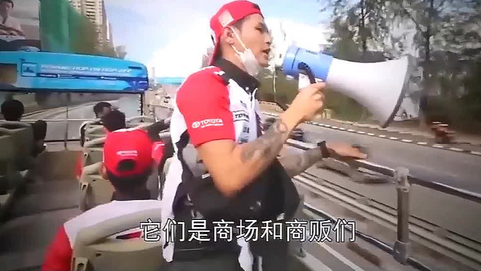 100个扩音器威力有多大?用玻璃杯测试,刚喊一声直接震碎!