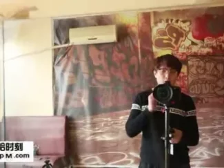 【嘻哈时刻】单反单手手持稳定器对镜调试视频