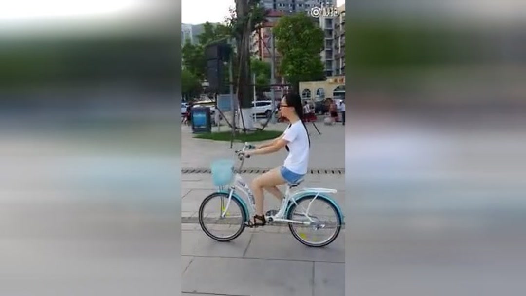 学骑自行车,去年暑假没学会,今天终于掌握了平衡,跨年就秒懂了!