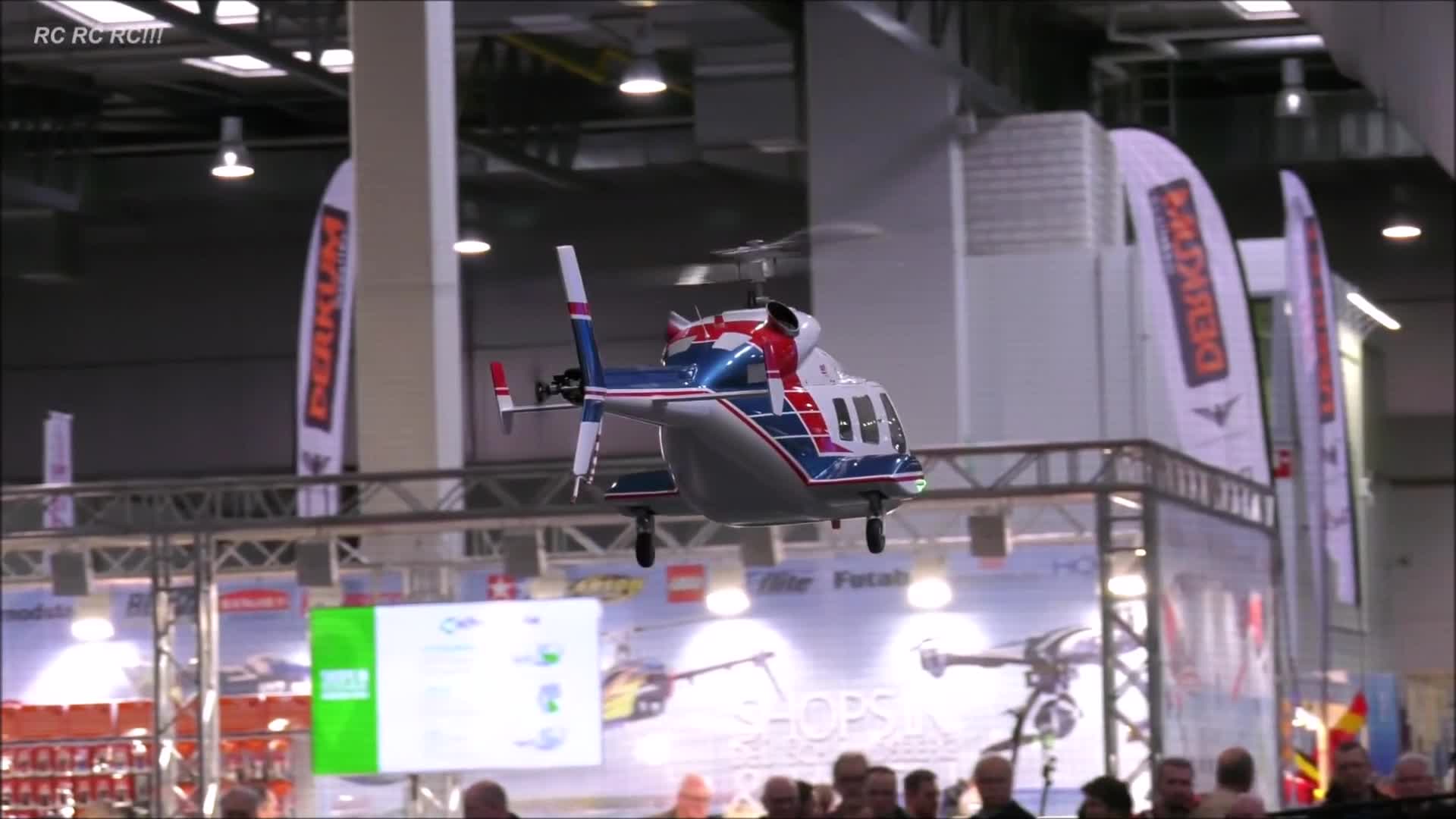 制作精良的直升机模型,还带起落架收放功能