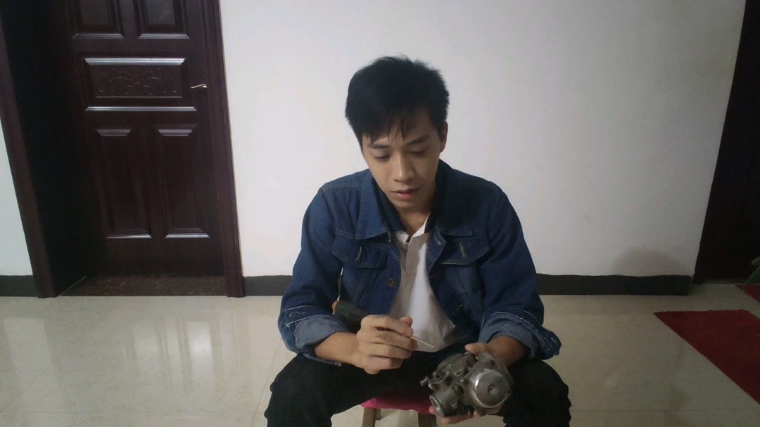 摩托车供油系统,125真空膜化油器结构组成,以及工作原理。