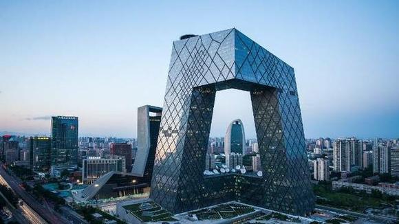 中央电视台大楼尖端下有三个圆孔知道是什么作用吗?