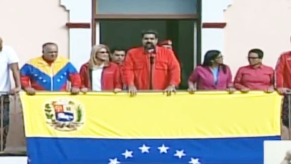 美国企图发动政变!马杜罗现场宣布断交:给美国人72小时离开