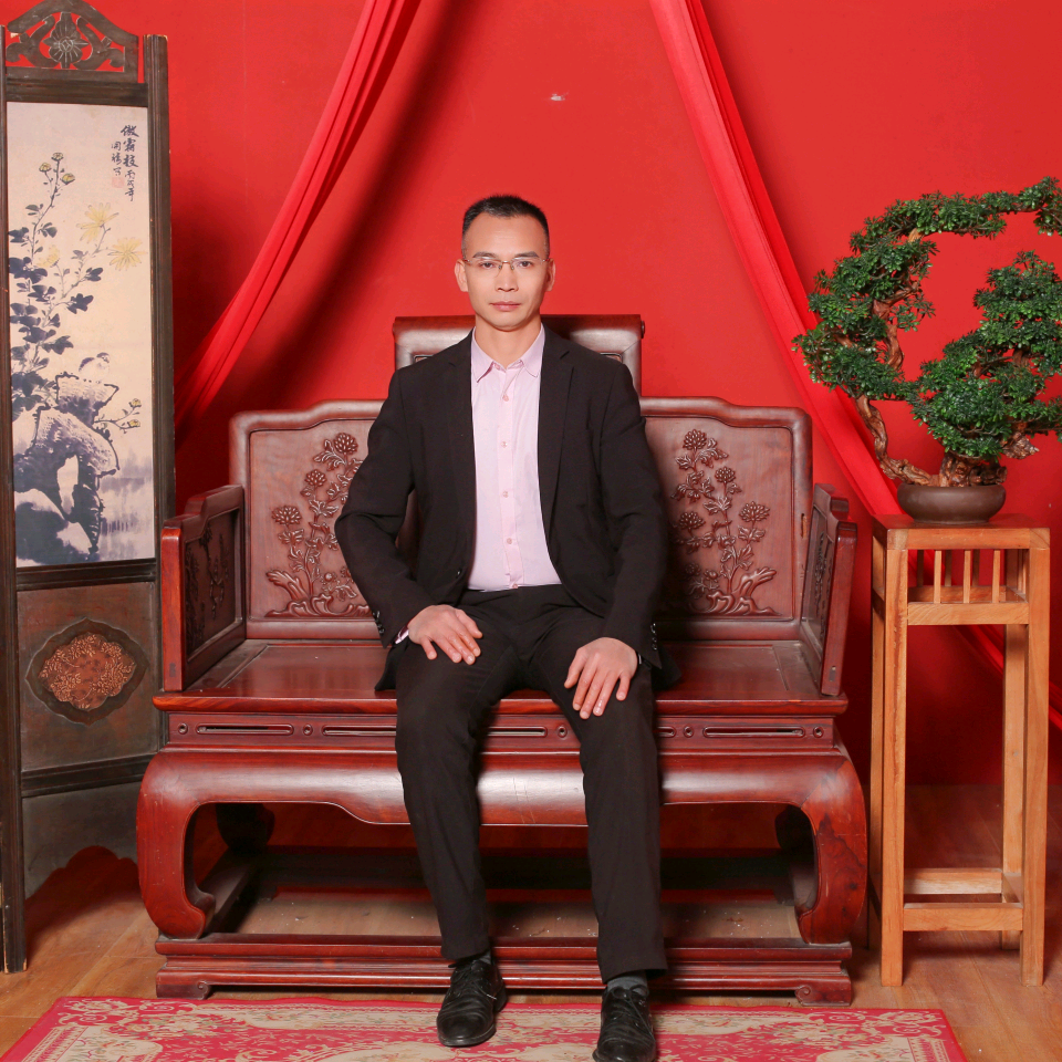 南宁非凡设计工作室覃掌柜 