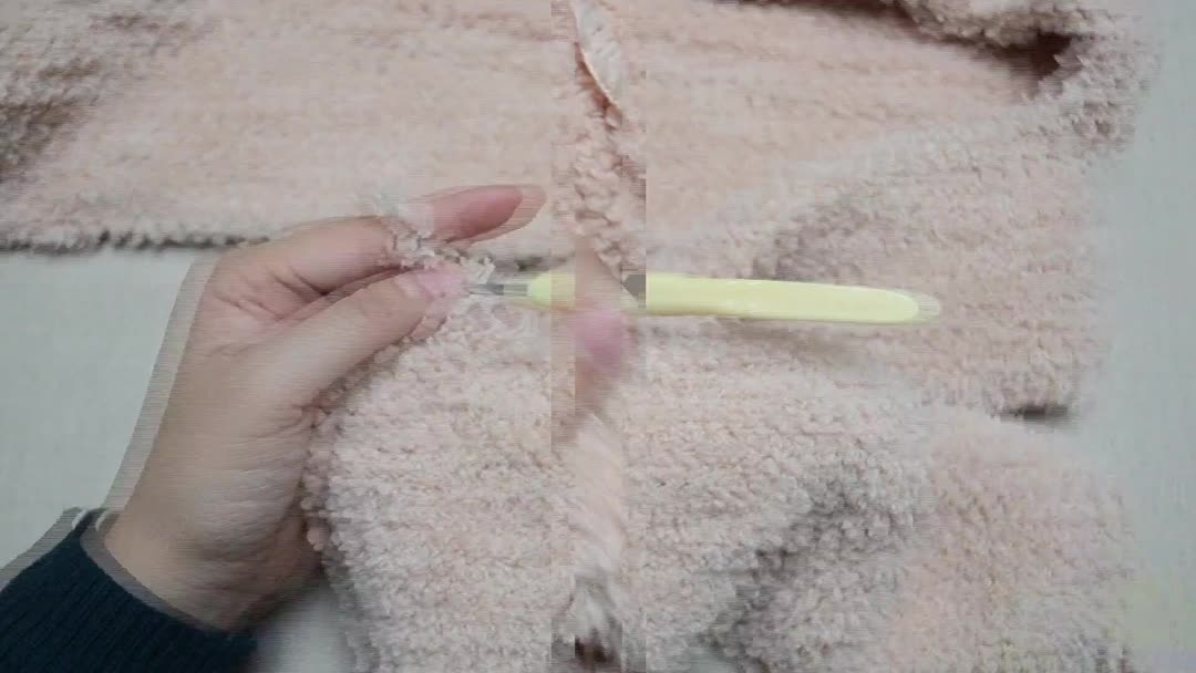 [巧织馆]零基础毛线编织教学—绒绒线连帽围巾