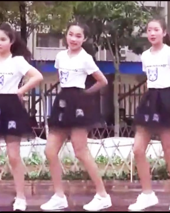 初中生毕业典礼之《淋雨一直走》舞蹈,少女必学